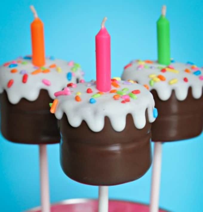 Cake Pops: 50 Fun Recipe Ideas You Can make in the Kitchen • Cool Crafts