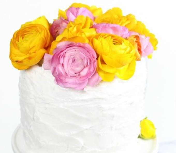 Cake Toppers: 60 Festive Ways to Top Your Cake • Page 2 of 2 • Cool Crafts