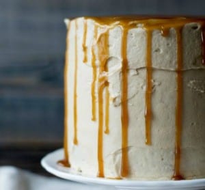 30 Delicious Dripping Cake Ideas Oozing With Icing • Cool Crafts